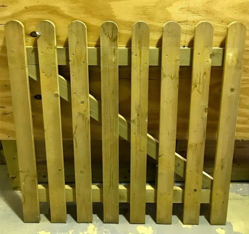 Nailed Wicket Gate .900 x .900 R/H round